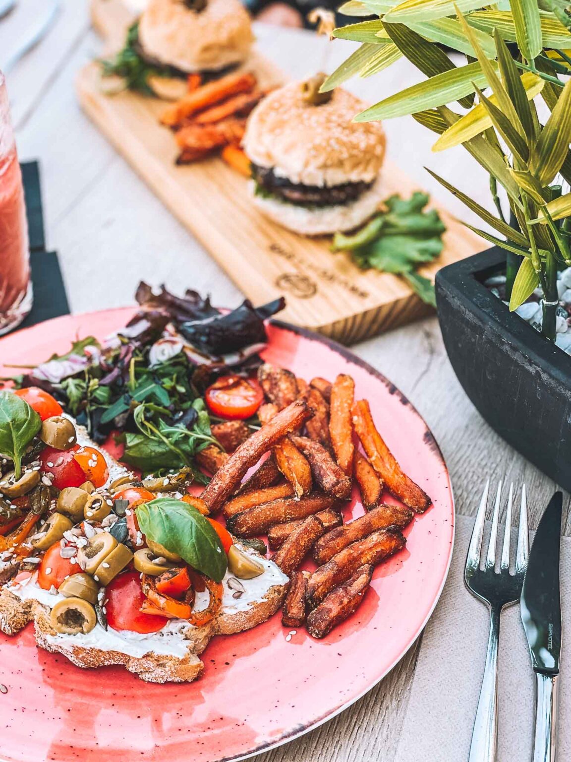 12 best breakfast & brunch restaurants in Algarve, Portugal